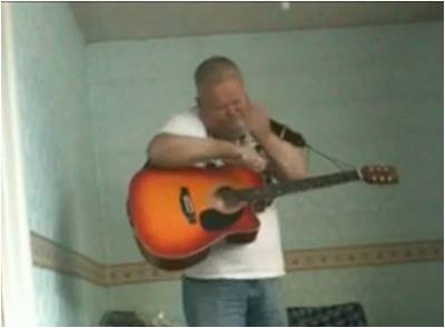 the angriest guitar player in the world - The Poke - The Poke