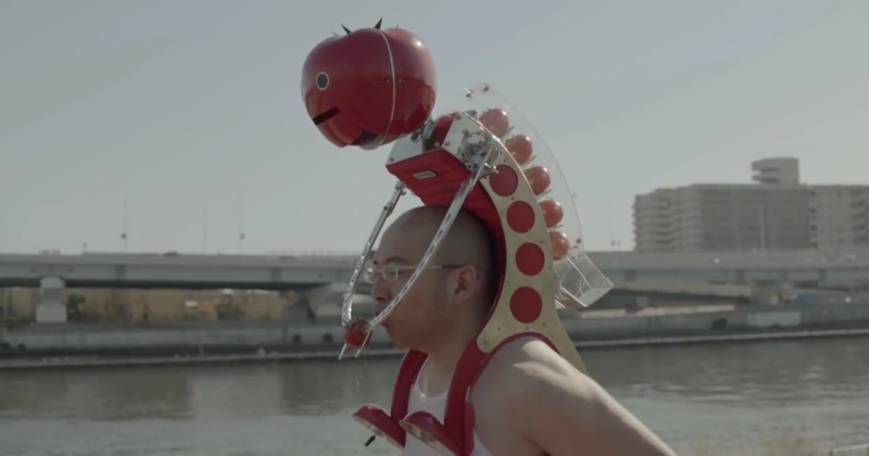 Japanese company offers wearable tomato-dispensing robot - The Poke