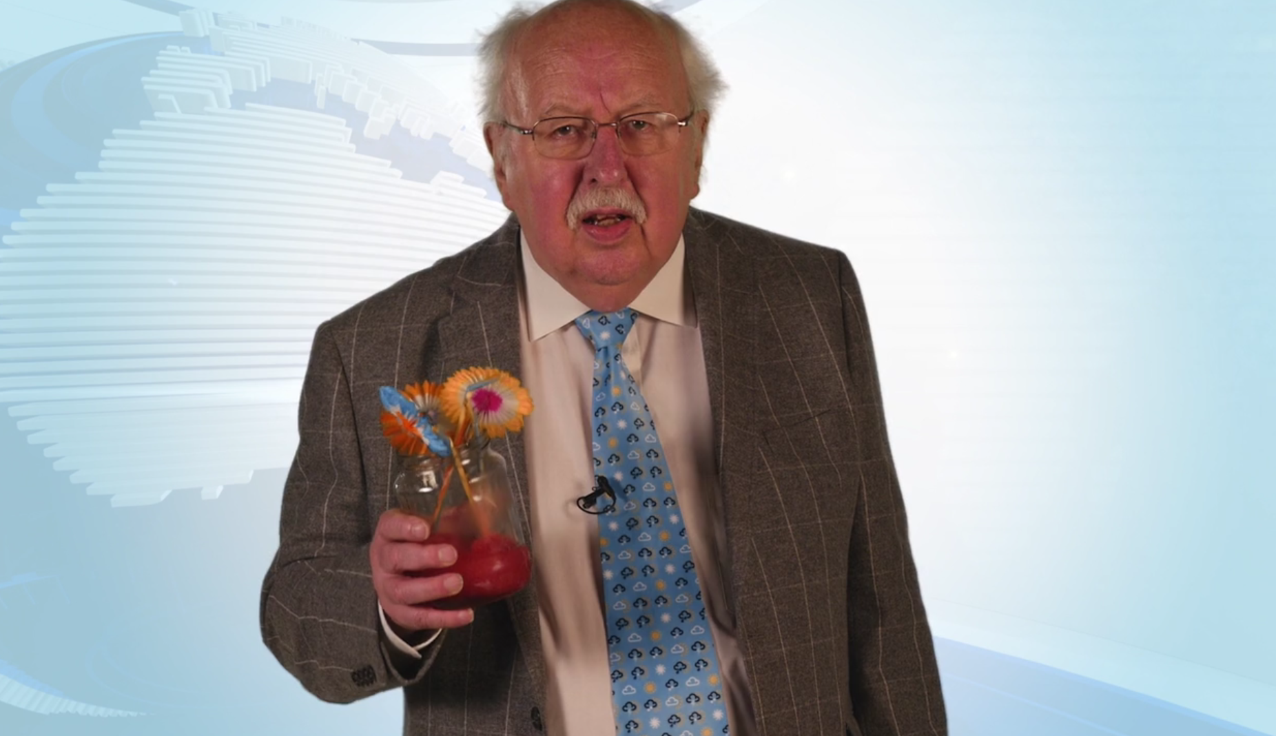 Michael Fish tackles hipster trend predictions for 2016 - The Poke