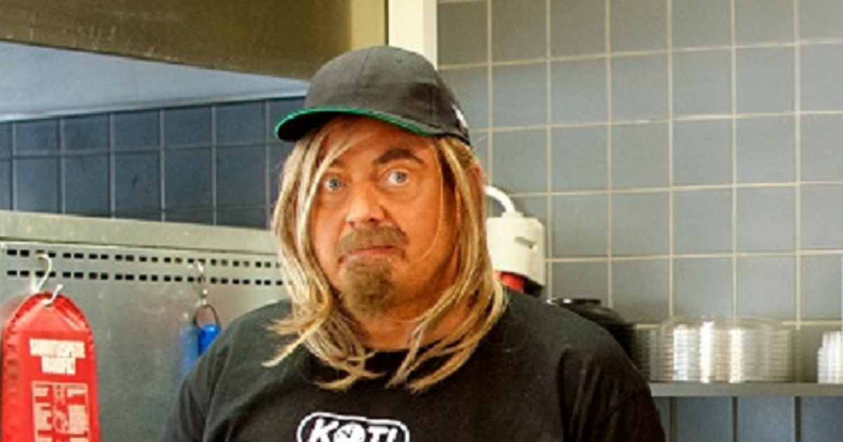 The Finnish version of Undercover Boss is completely shit at disguises ...