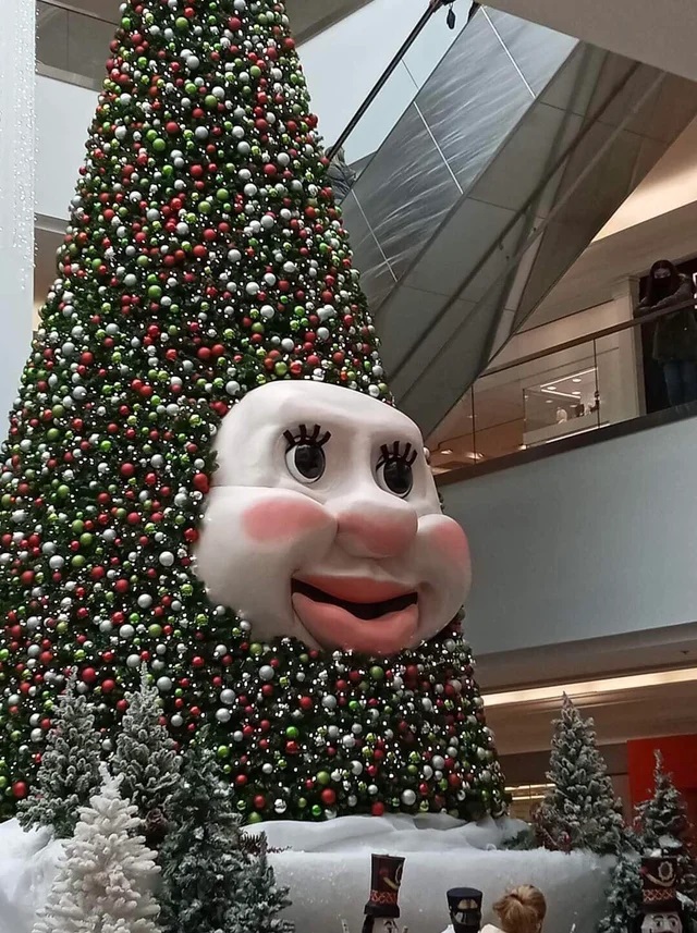 21 of the worst Christmas decorations you could ever wish to see - The Poke
