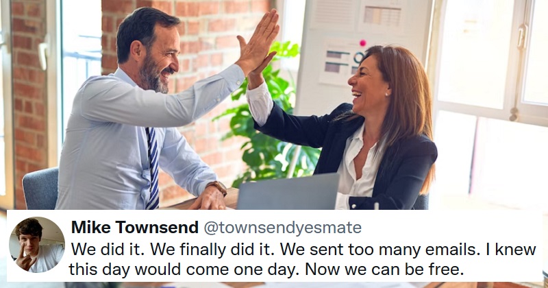 Teams and Outlook crashed and workers were soooo sad about it - 14 ...