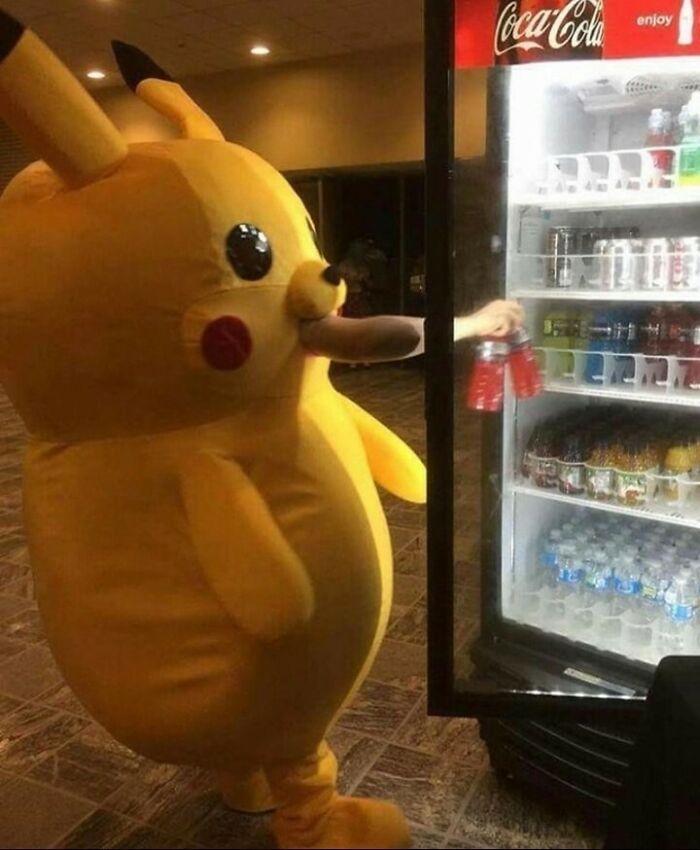 23 Of The Funniest And Most Unsettling Pictures From Cursed Images On