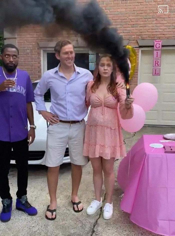 27 of the funniest and most unsettling pictures from 'Cursed Images' on ...