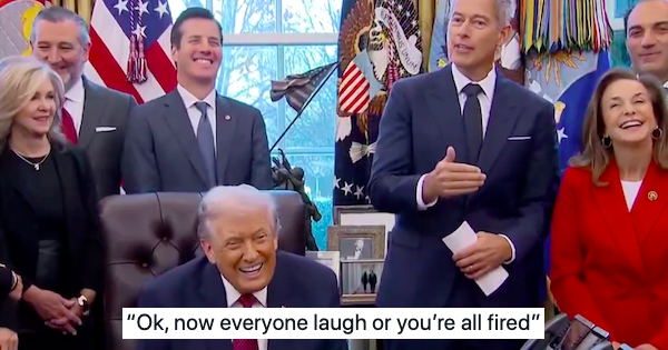 Donald Trump interrupted a press conference to shout out a schoolyard ...